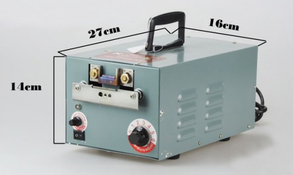 When and How to Debeak Chickens - Beak Trimming Tips